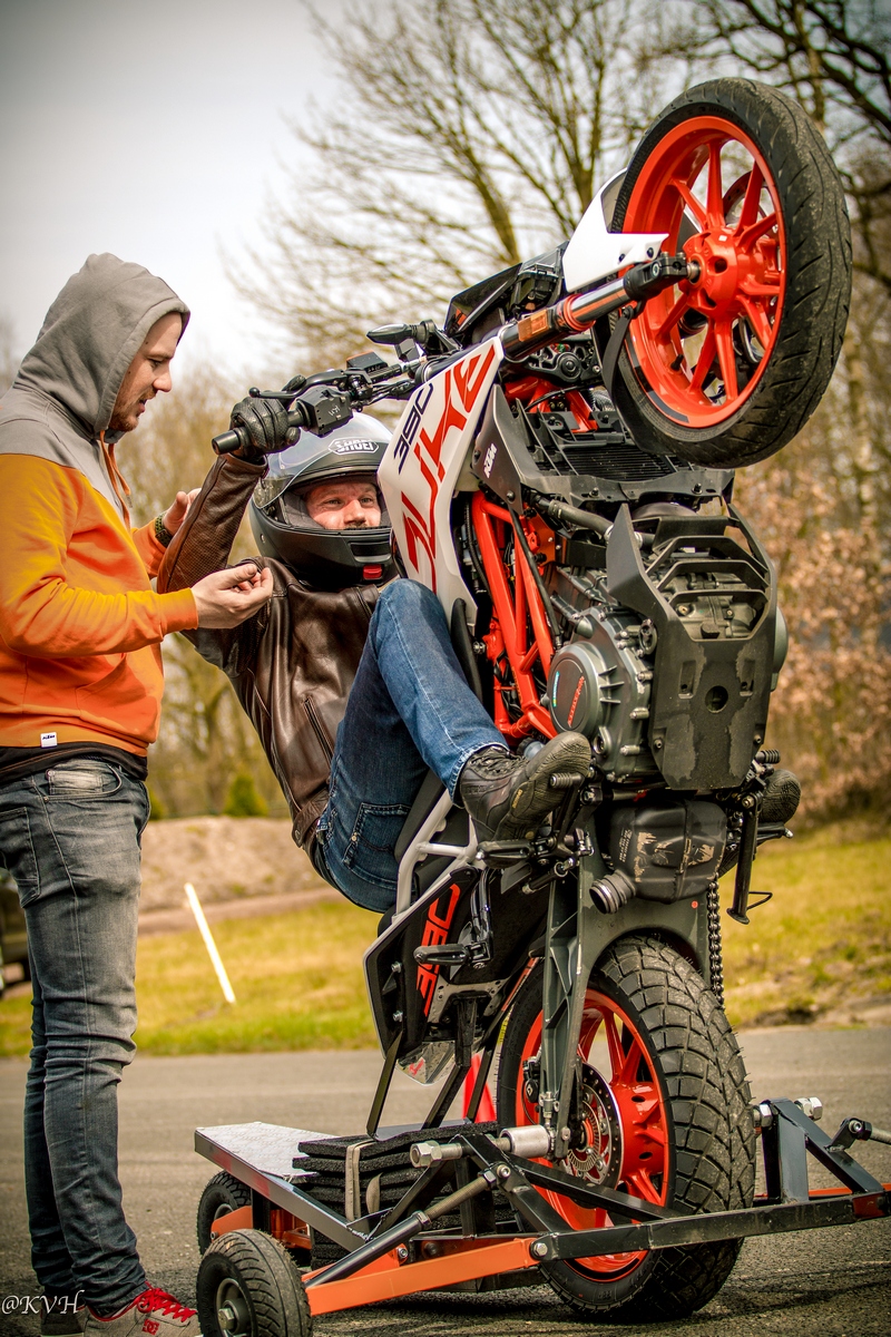 Wheelies voor dummies – Jean Le Motard